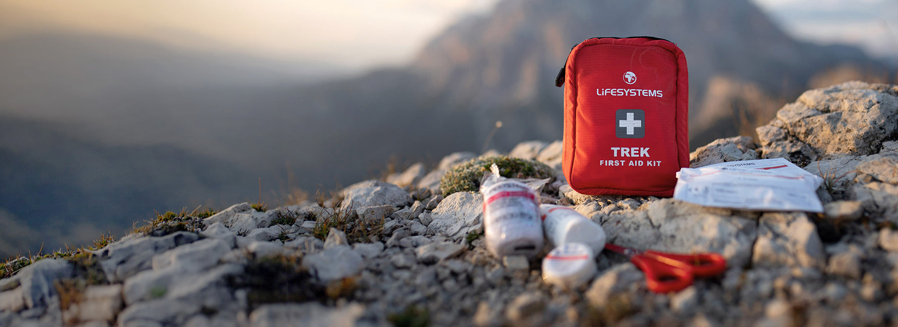 First Aid Kits | Travel First Aid Kit | Lifesystems